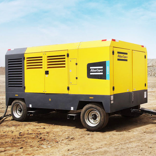 Atlas Copco Large Diesel Air Compressors 696-1596 cfm (7-35 bar) - Buy ...